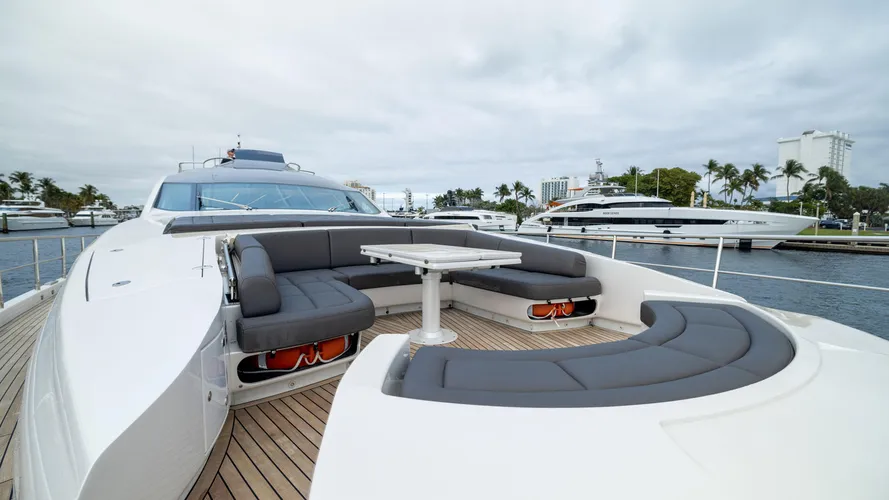 Naav yacht (Pershing, 33.22m, 2018)